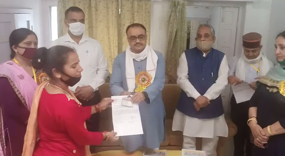 सुबाथू में भारती कार्यकर्ताओं को बांटे नियुक्ति पत्र, सामाजिक न्याय व ...