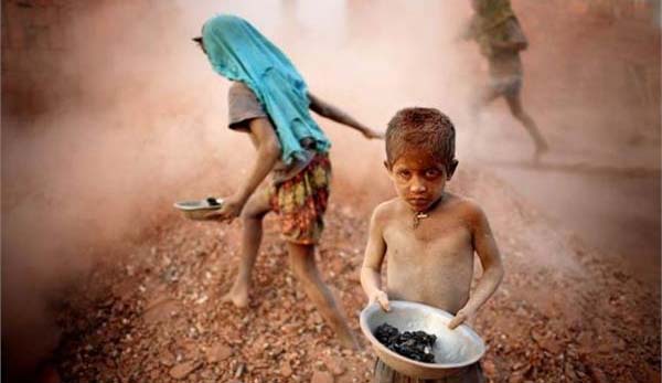 मजदूरी को मजबूर बच्चे - Divya Himachal