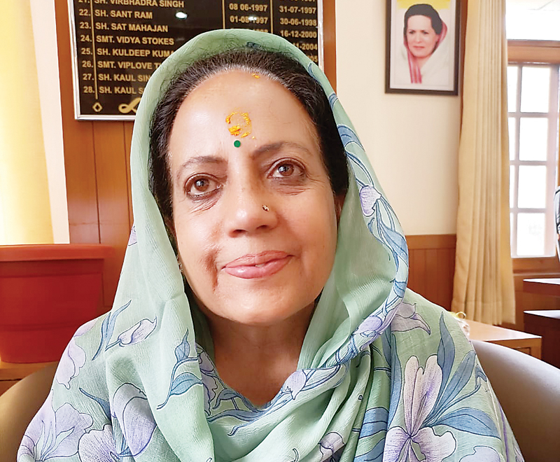 एमएलए चुनेंगे सीएम, लेट द टाइम कम, प्रतिभा सिंह बोलीं, वीरभद्र सिंह के ...