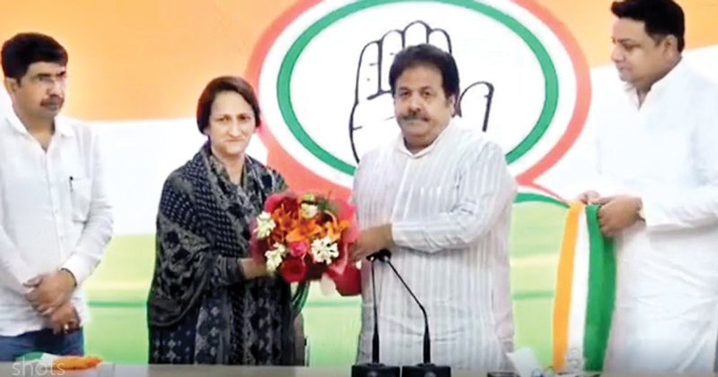 Indu Verma : भाजपा को झटका, इंदु वर्मा ने पकड़ा कांग्रेस का हाथ, दो बार ...