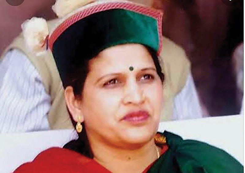 Urmil Thakur : सियासी फिजाएं बदलेगी उर्मिल की वापसी, भाजपा से नाराजगी ...