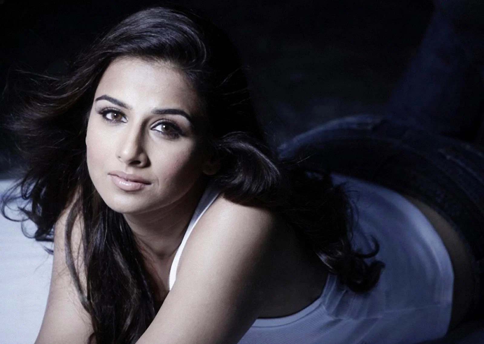 Happy Birthday : 46 साल की हुई Vidya Balan, इस बांग्ला फिल्म से की थी करियर की शुरुआत - Divya ...