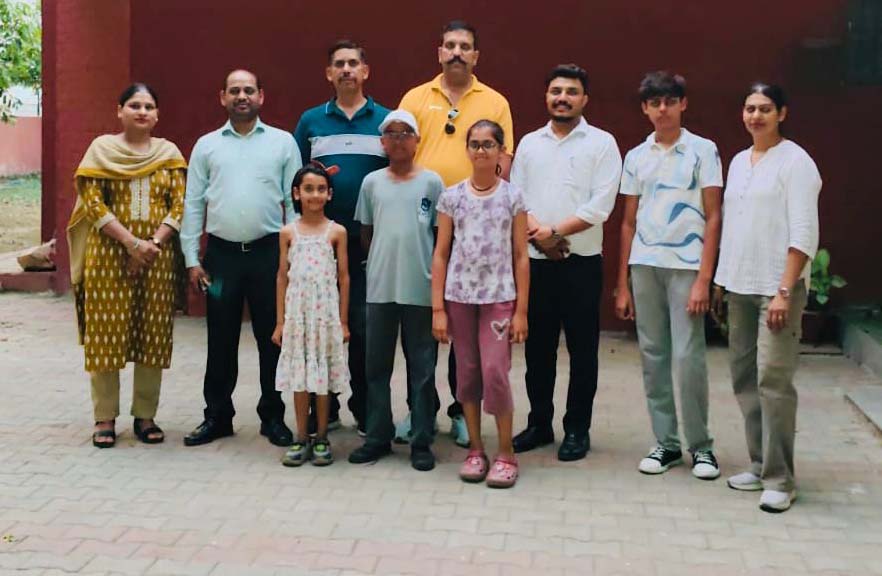 भारतीय प्रजापति हीरोज ऑर्गेनाइजेशन ने 13वें स्थापना दिवस पर शिशु गृह ...