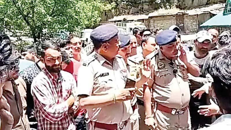 हत्या कर नाले में फेंका ड्राइवर का शव, क्वार्टर से 26 KM दूर मिली लाश ...